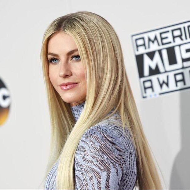 Seen @ American Music Awards Red Carpet 2016 | SENATUS