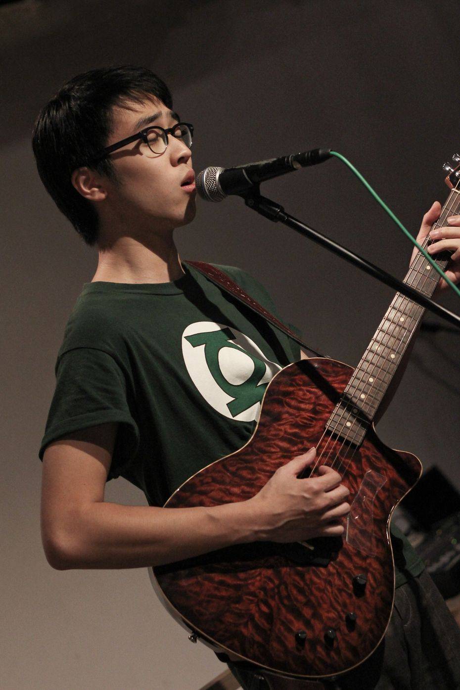 Charlie Lim Performs at Music Matters Live 2012 @ Clarke Quay | SENATUS
