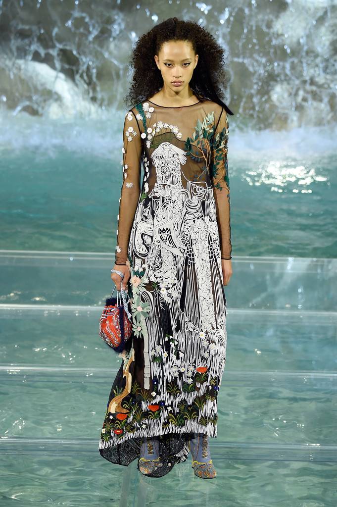 Fendi Roma 90 Years Anniversary Fashion Show at Fontana di Trevi | SENATUS