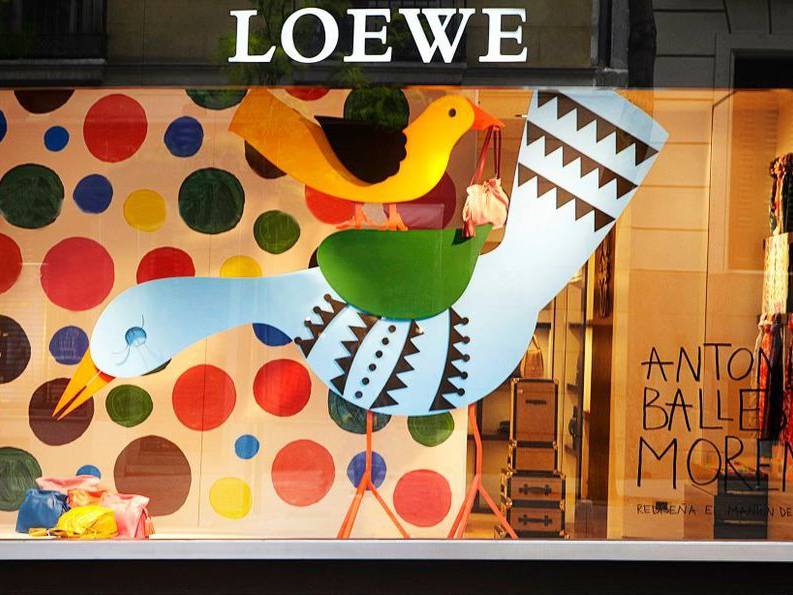 Loewe Window Displays | SENATUS