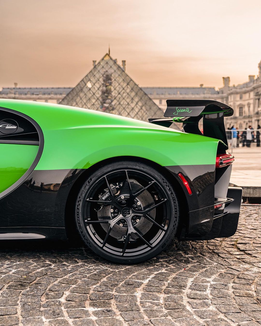 Green Bugatti Veyron Wallpaper