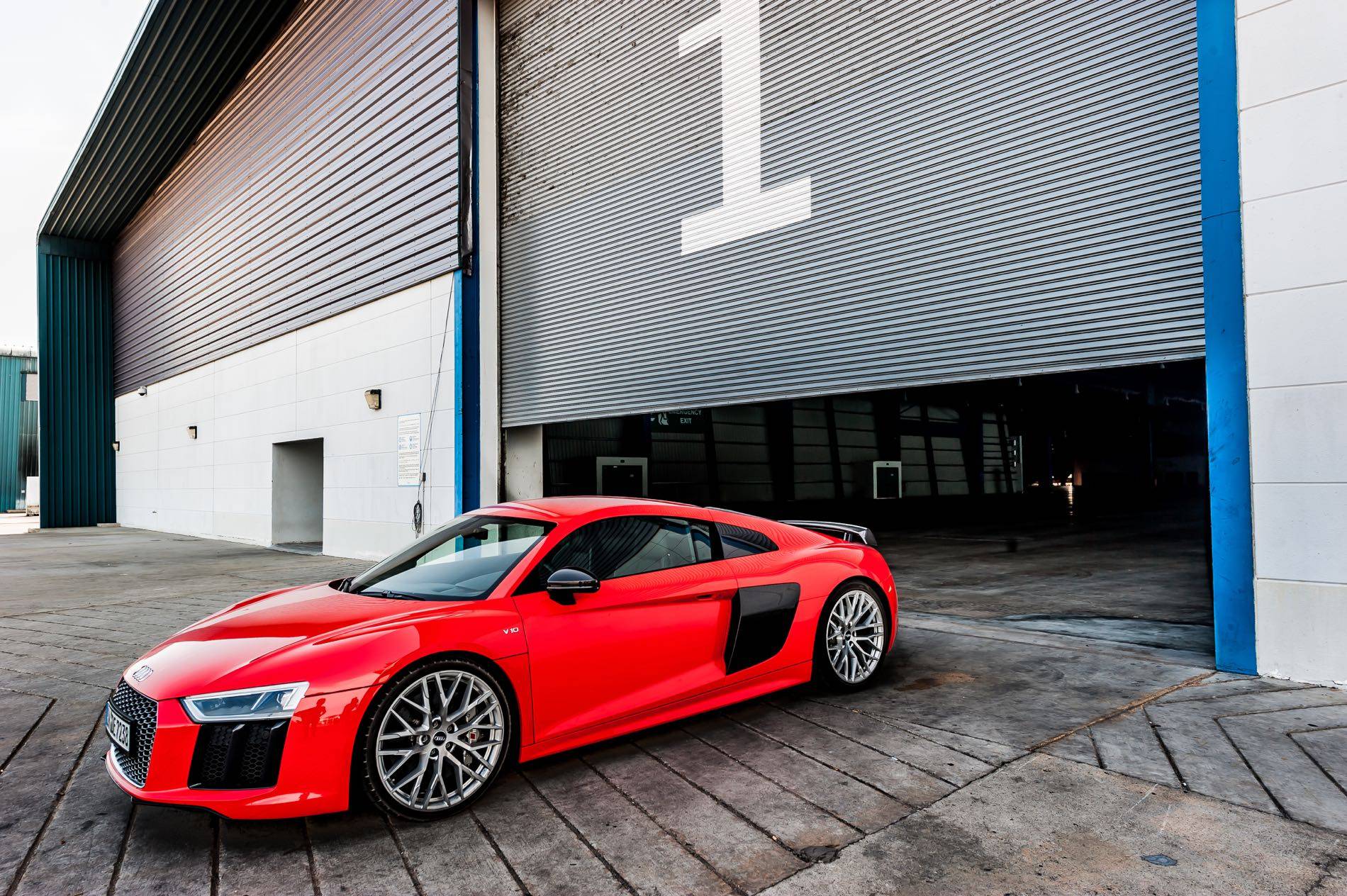 Audi's New Supercar: The Audi R8 | SENATUS