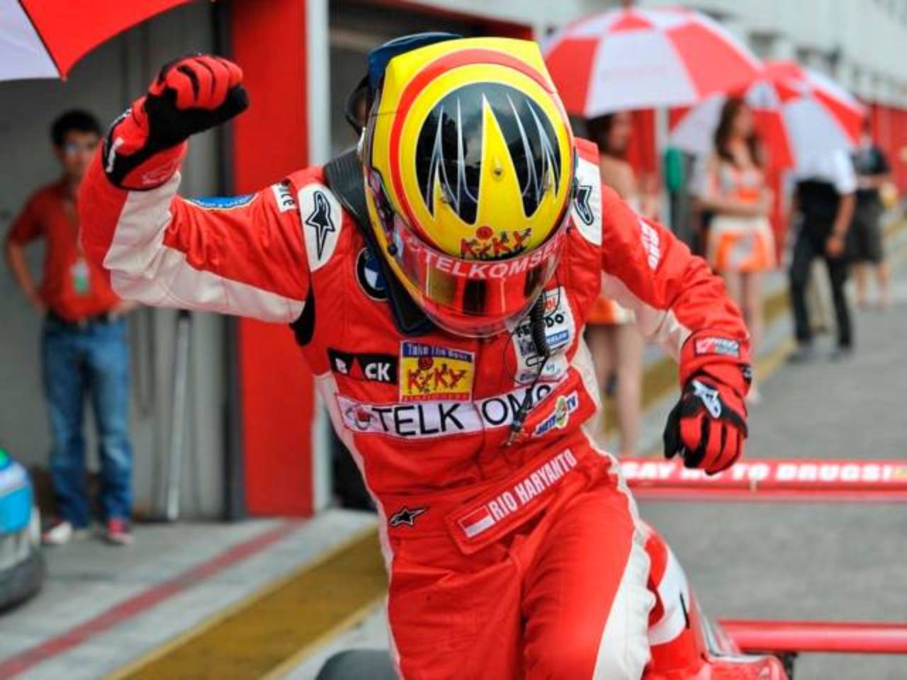 Indonesian Rio Haryanto Wins Prestigious F1 Prize | SENATUS