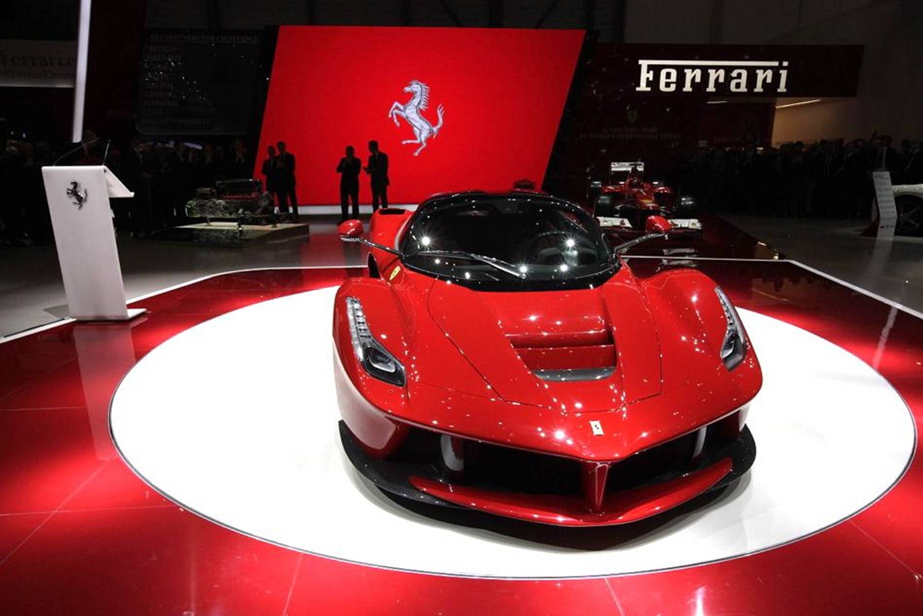 LaFerrari Unveiled as the Most Advanced and Fastest Ferrari Ever | SENATUS