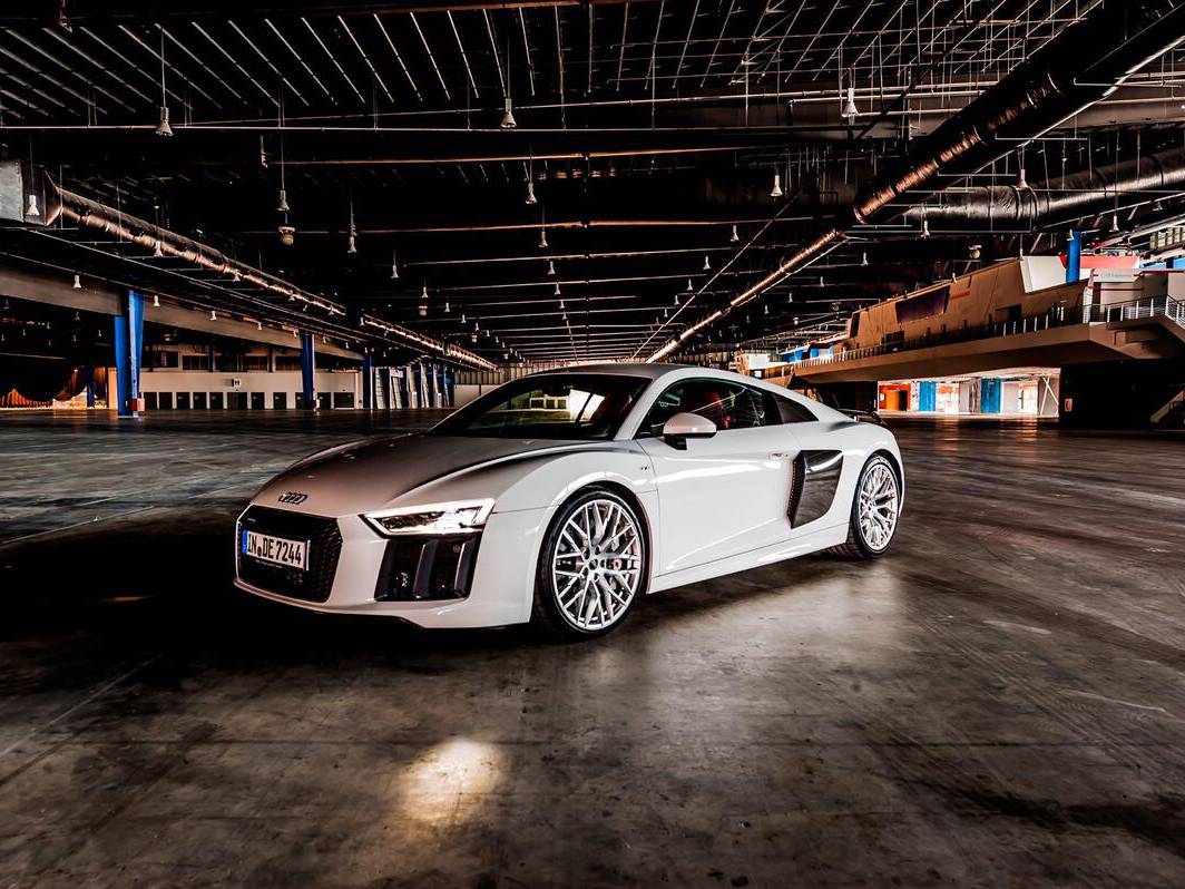 Audi's New Supercar: The Audi R8 | SENATUS